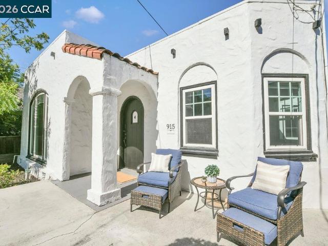 915 Brown Street