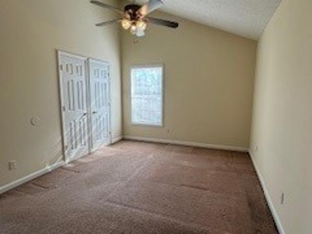 915 Gabby Ln
