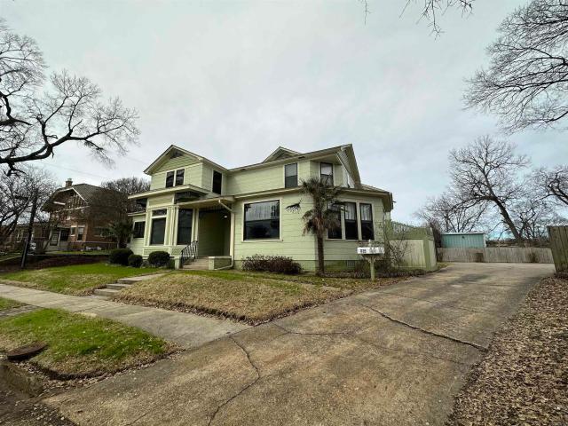 915 E 5th