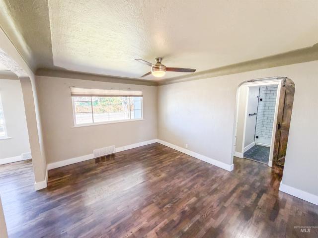 915 E Amity Ave, Nampa, ID 83686 | MLS #98981