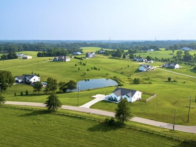 915 Eads Rd, Crittenden, KY 41030