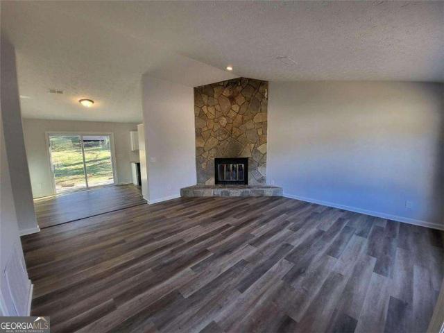 915 Fox Valley Court