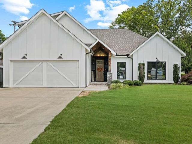 915 Ford Ave, Muscle Shoals, AL 35661
