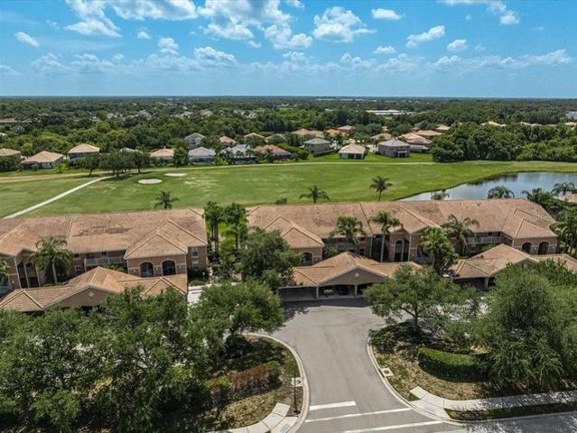 915 Fairwaycove Ln Unit 201, Bradenton, FL 34212