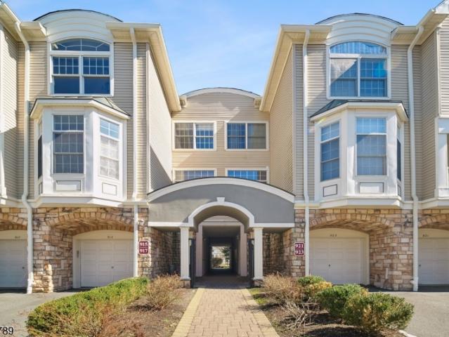 915 Kensington Ln, Livingston, NJ 07039 | MLS #4016 | Compass