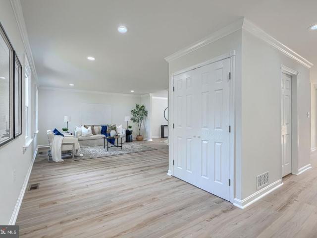 915 Kimberly Way