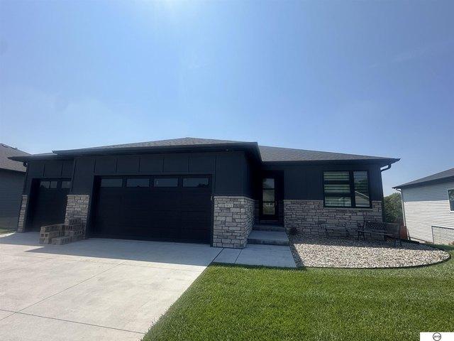 915 Hackberry St, Bennet, NE 68317