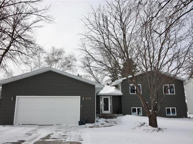 915 Hemlock Ct, Breckenridge, MN 56520