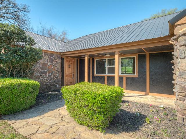 915 Hidden Lake Drive
