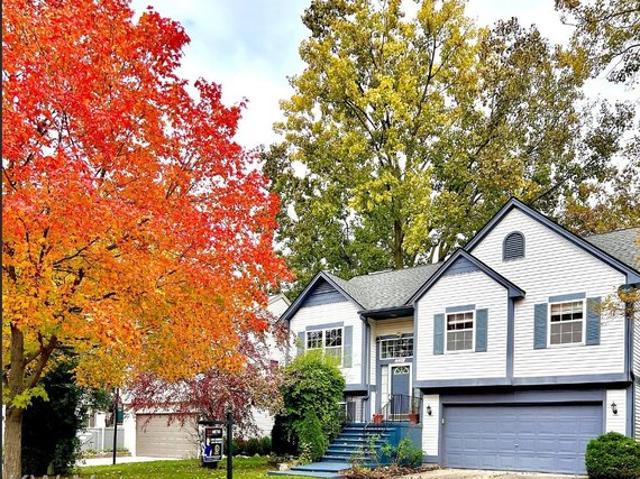 915 Huntclub Blvd, Auburn Hills, MI 48326
