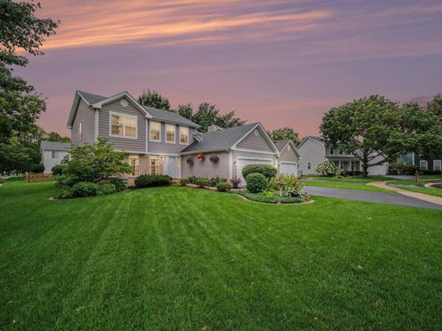 915 Joan Ct, Naperville, IL 60540