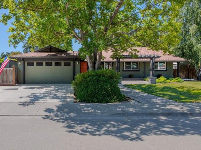 915 Orion Way, Livermore, CA 94550