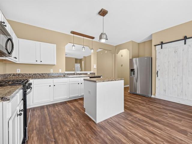 915 Morley Park Ln, Spring, TX 77373