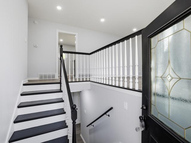 915 Mayfield Drive