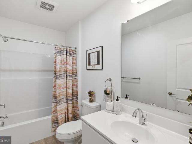 915 N Broad St, Unit 304, Philadelphia, PA 19123 | MLS #PAPH2596
