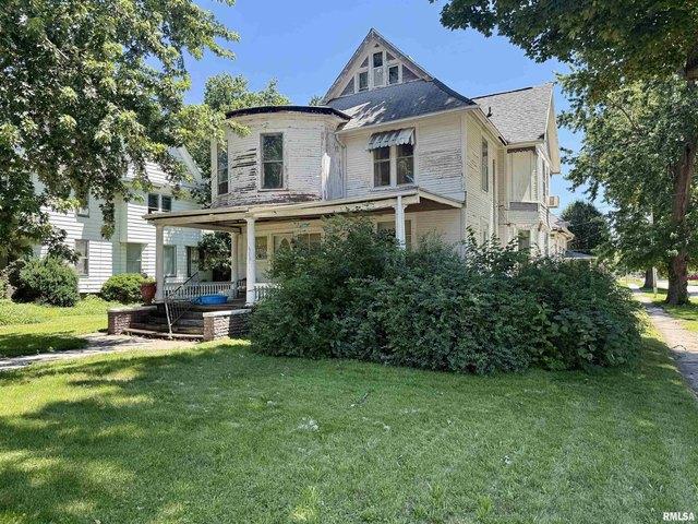 915 N Broad St, Galesburg, IL 61401