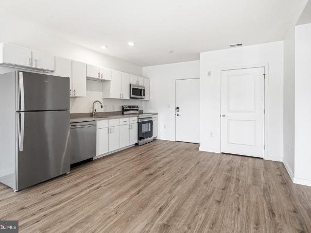 915 N Broad Street # 402