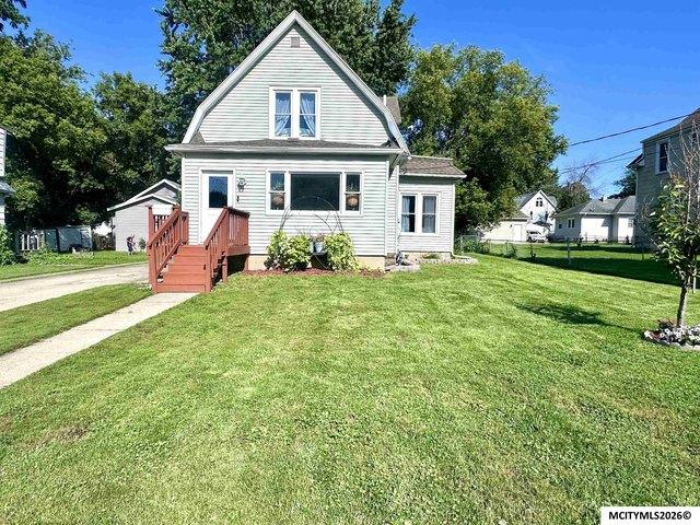 915 N Jefferson Ave, Mason City, IA 50401