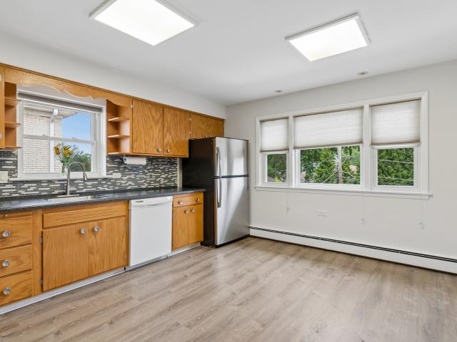 915 N Northwest Highway # 2