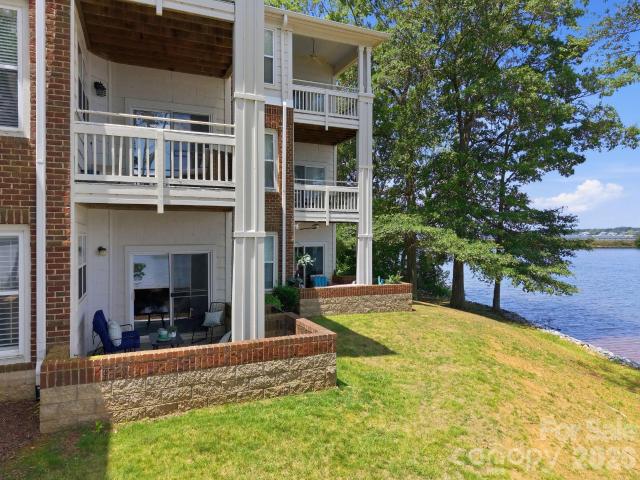 915 Northeast Drive # 4