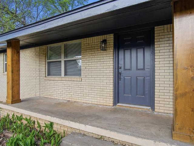 915 S 6th Street