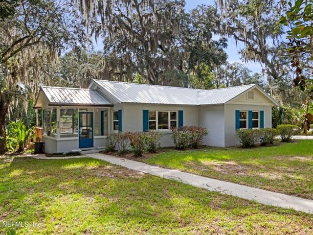 915 S 13th St, Palatka, FL 32177
