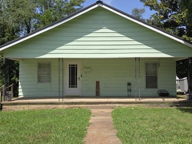 915 S 10th St, Mayfield, KY 42066