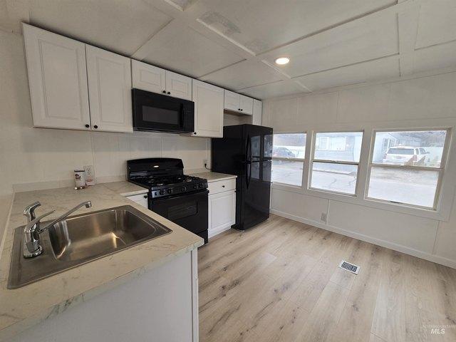 915 S Curtis Rd Trlr 80, Boise, ID 83705
