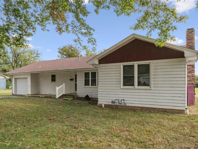 915 S Locust St, Sweet Springs, MO 65351 | MLS #2578