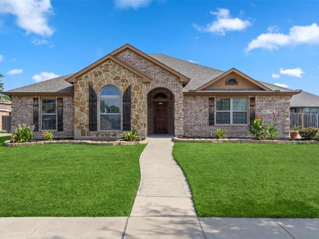 915 Sage Meadow Dr, Glenn Heights, TX 75154