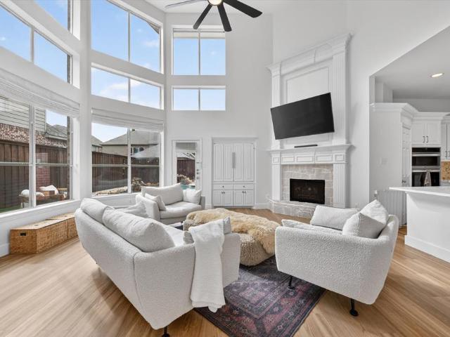 915 Saratoga Drive