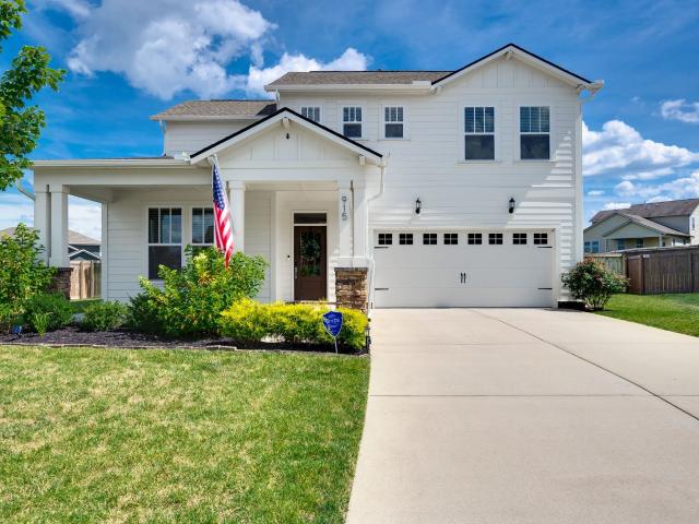 915 Sassafras Ct