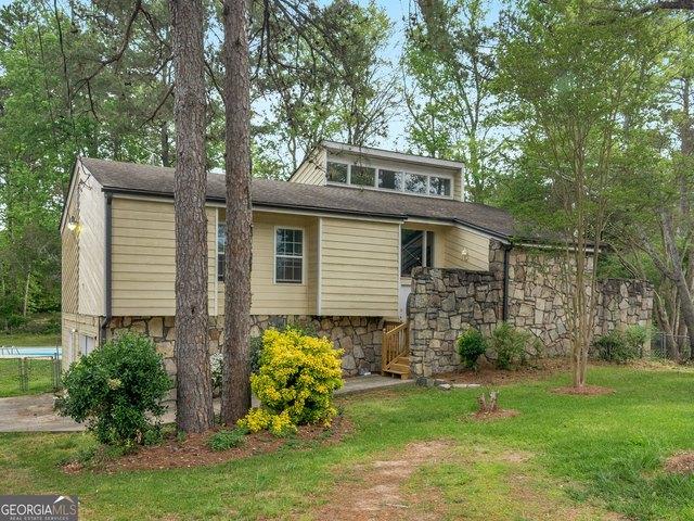 915 Strawberry Ct, Ellenwood, GA 30294