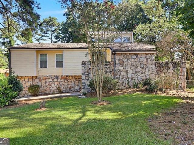 915 Strawberry Ct, Ellenwood, GA 30294