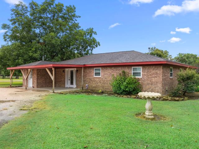 915 Sycamore Road