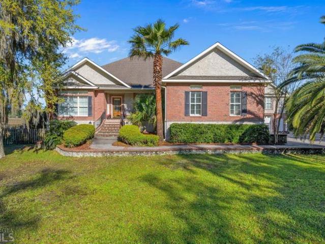 915 Riverview Dr E, Saint Marys, GA 31558