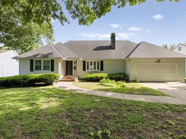 915 W 85th St, Kansas City, MO 64114