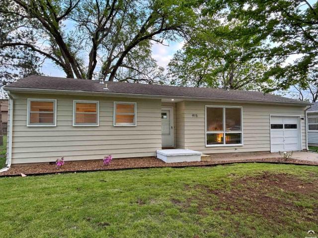 915 W 22nd Ter, Lawrence, KS 66046 | MLS #165489