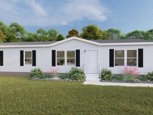 915 W Leatherwood Rd, Toccoa, GA 30577