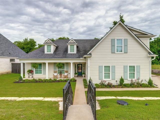 915 Waterloo Lake Dr, Denison, TX 75020