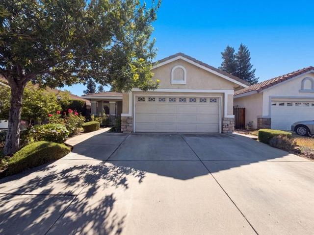 915 Wallace Dr, Woodland, CA 95776