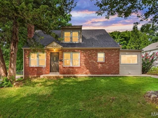 915 Tavalon Ave, Rock Hill, MO 63119