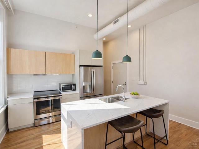 915 Vine Street