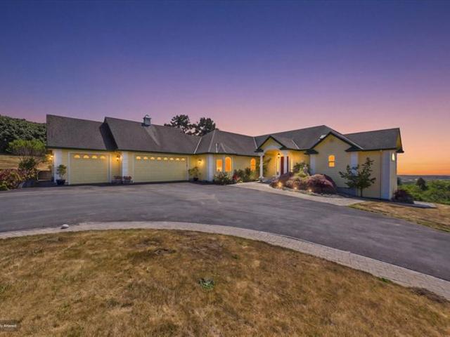 915 Vista Dr, McKinleyville, CA 95519