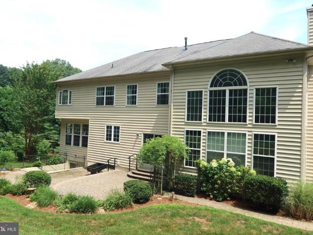 915 Zenith Drive