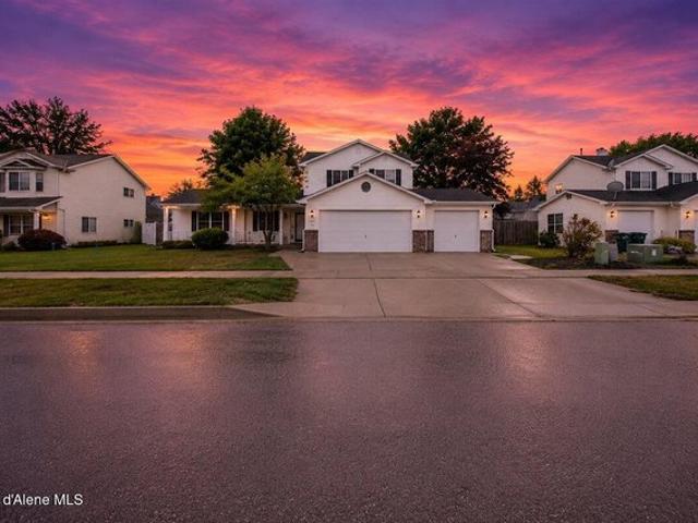 9166 N Entiate Dr, Hayden, ID 83835