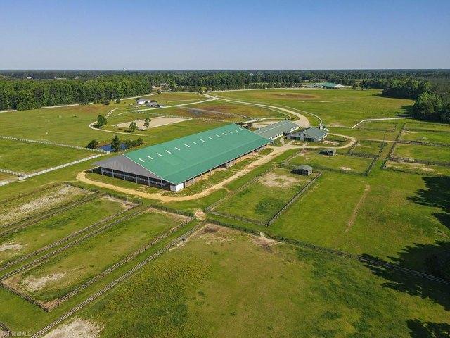 9167 Hasty Rd, Laurinburg, NC 28352