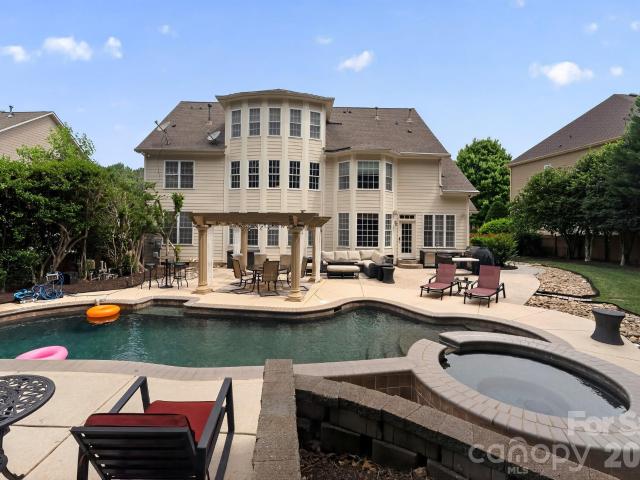 9169 Drayton Lane