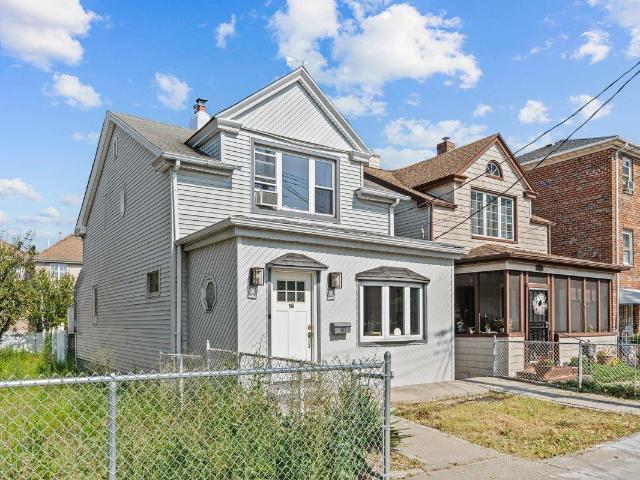 916 Clarence Avenue | Compass