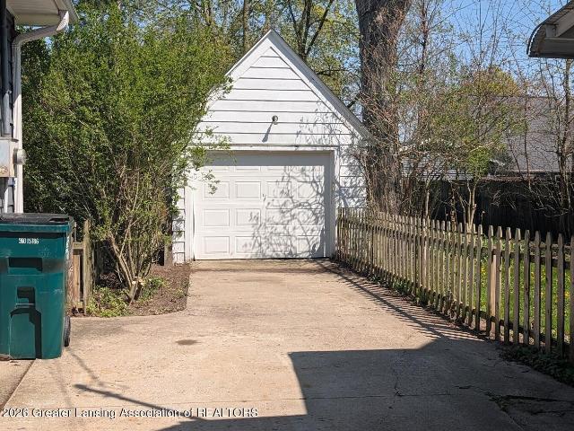 916 Cleo Street